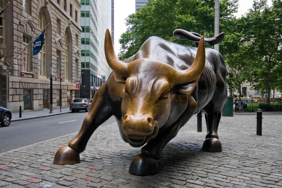 Wall Street Bull Statue - Antedo